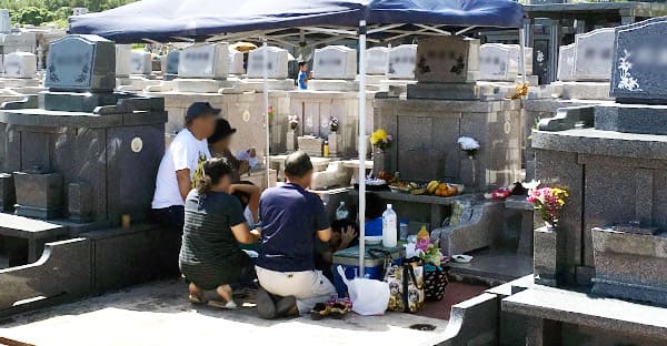 沖縄のお墓はなぜ大きい？「門中墓」とは？お墓参りに他県と違う5つの事柄やルールとは 3357